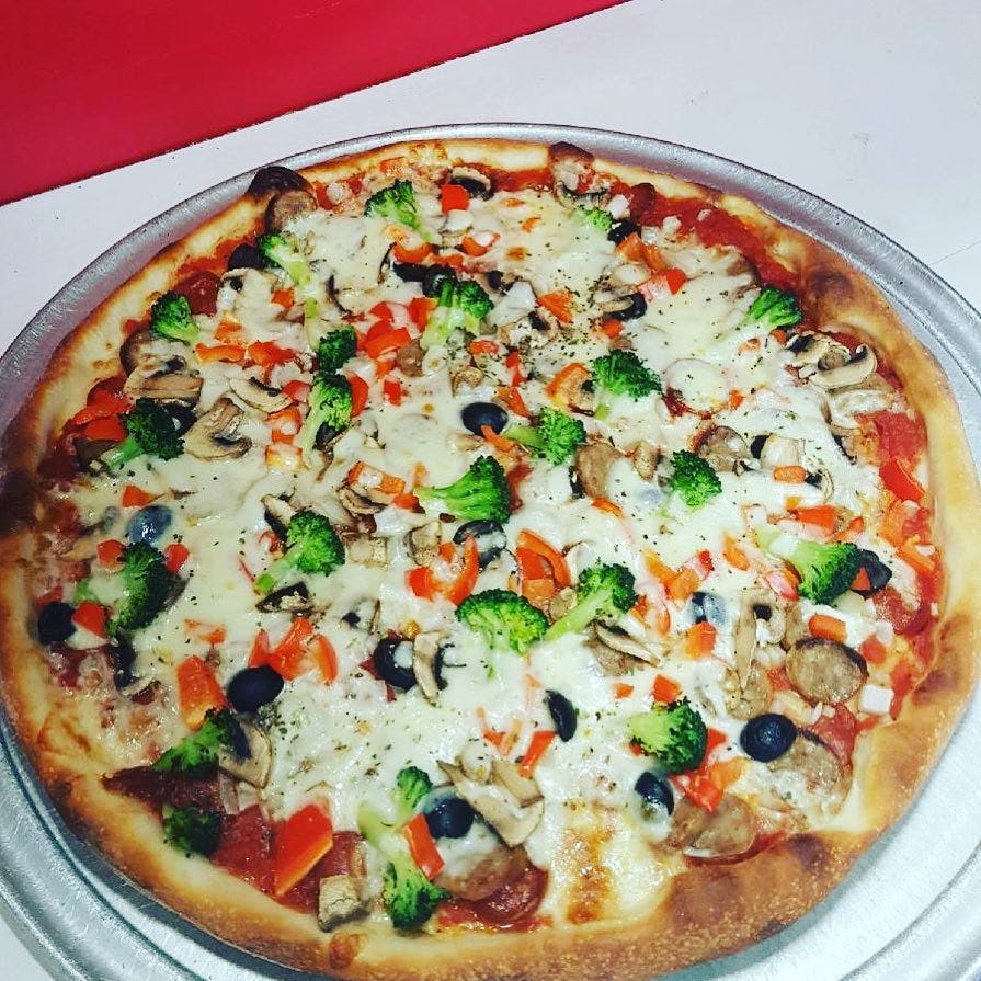 Dominic's pizza store